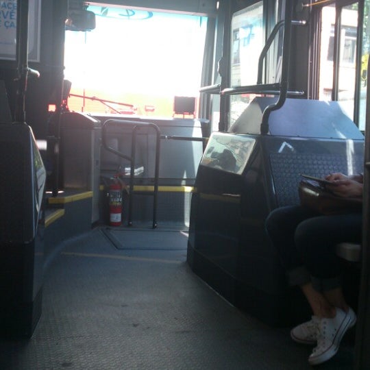 STM Ligne 51 Édouard-Montpetit - Bus Line in Outremont