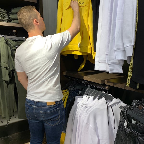 The Sting - Clothing Store in Kuip