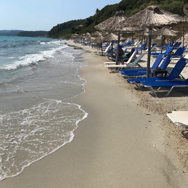 Λιόση Beach Bar - Beach Bar in Áfytos