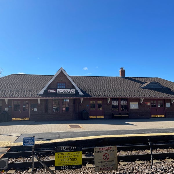 Metra - Crystal Lake - Rail Station in Crystal Lake