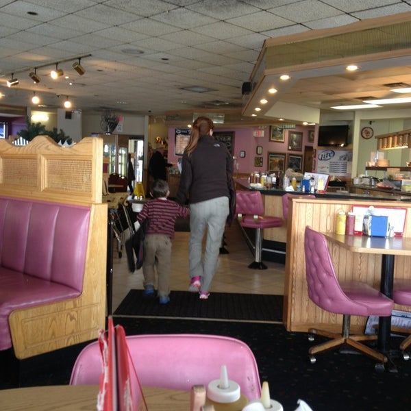 Mr. Cinder's Charcoal Grill (Now Closed) - 2010 W 9th St. Rd.