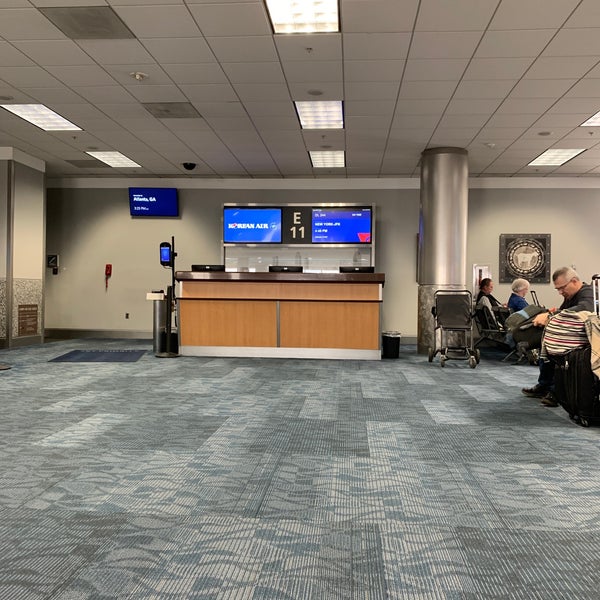 Gate E11 - Airport Gate