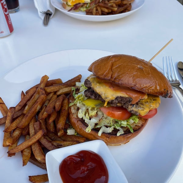 Hummingbird Bar & Kitchen - Old Town - Alexandria, VA