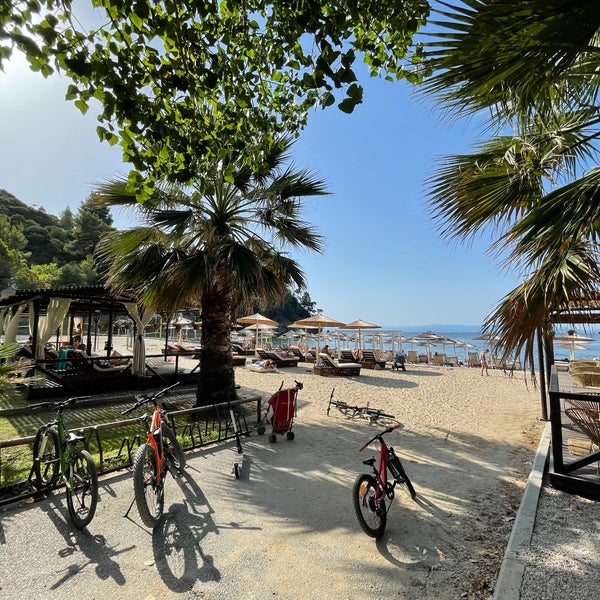 Porto Elea (Ακτή Ζωγράφου)