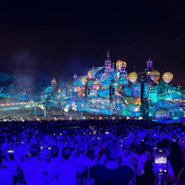Tomorrowland At Night Hd