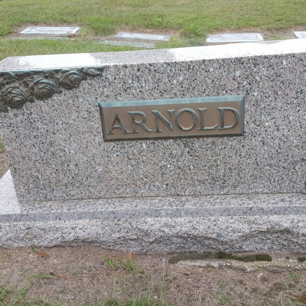 Photos At Perry Mount Park Cemetery Crematory Pontiac Mi