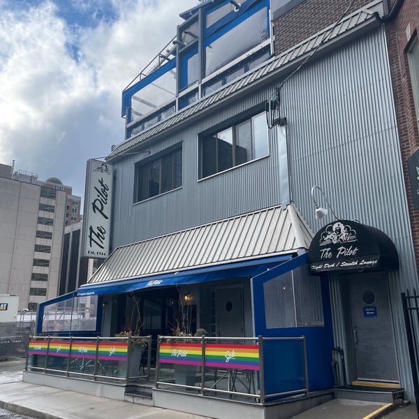 The Pilot Tavern - Bar in Toronto