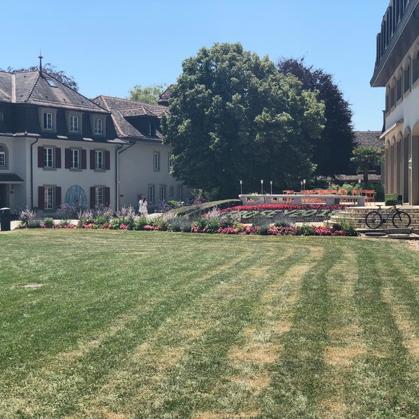 Institut Le Rosey - College and University