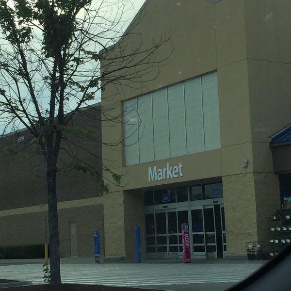 Walmart Supercenter - Suffolk'da Hipermarket