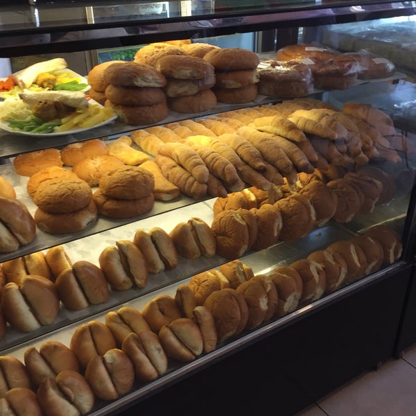 Cannys Bakers And Restaurant - Bakery in Colombo