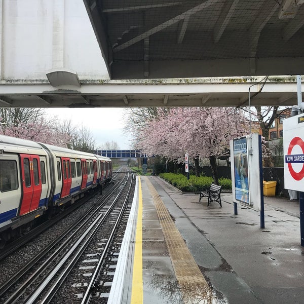 Photos at Kew Gardens Underground Station - Station App