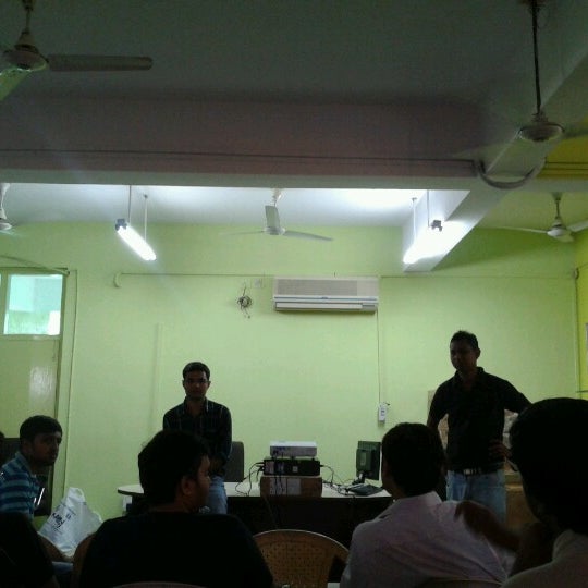 L D College Of Engineering - College Engineering Building