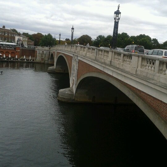 Hampton Court Bridge - 5 tips from 868 visitors