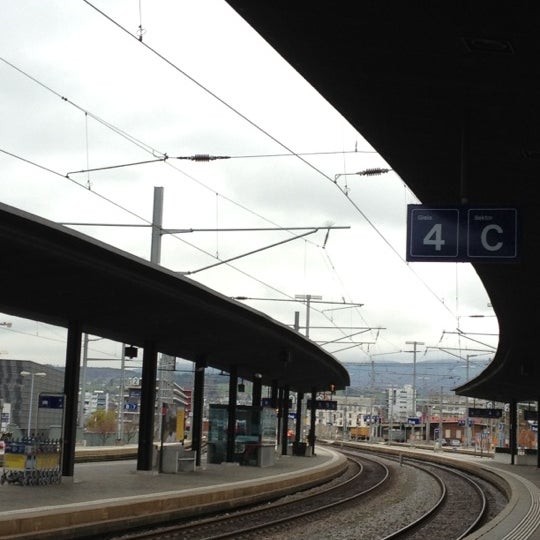 Gleis 3/4 - Zug, Zug