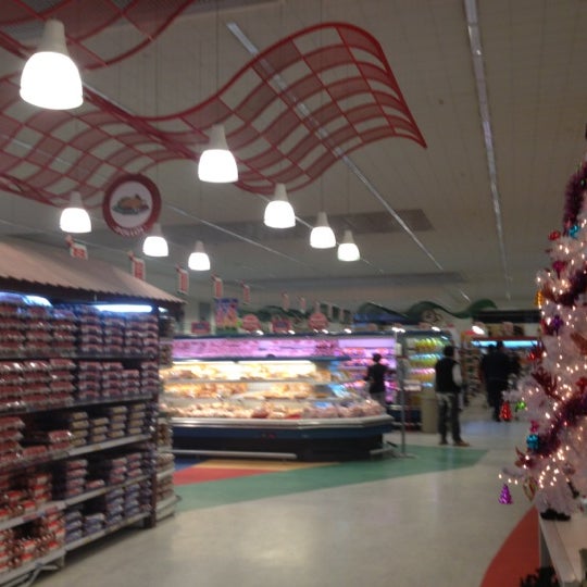 Photos at Megamaxi - El Batán - Quito, Pichincha