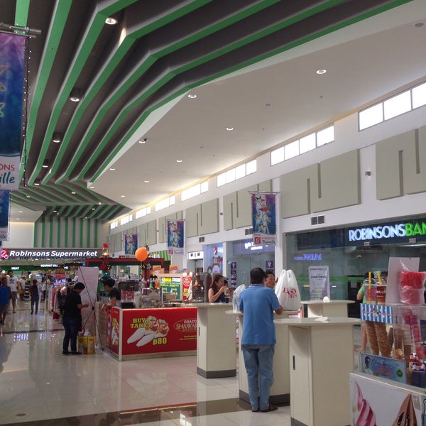 Robinsons Townville - Fairview - Ciudad Verde Subd, Regalado Ave