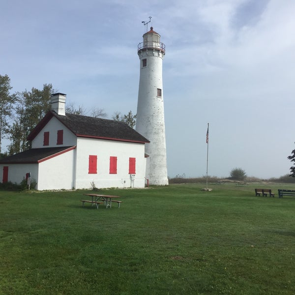 Sturgeon Point Lighthouse - 2 tips from 152 visitors