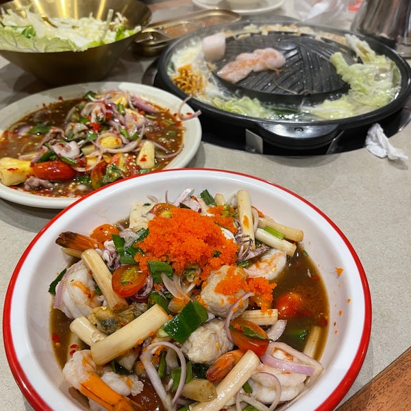 เฮ หมูกระทะ (Hey Mookrata) - 240 Soi Charoen Nakhon 10