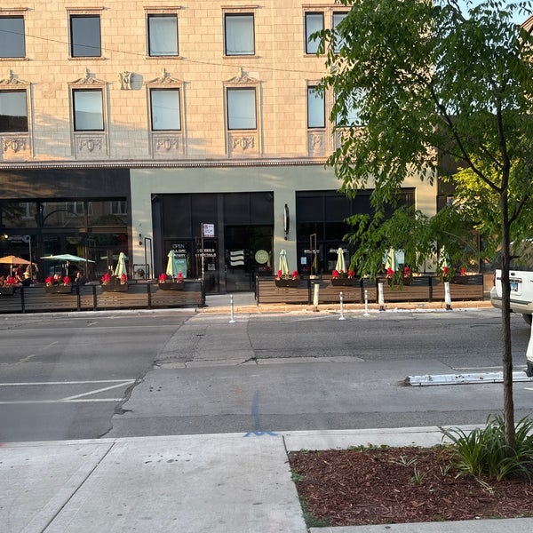 Logan Square - Chicago, IL