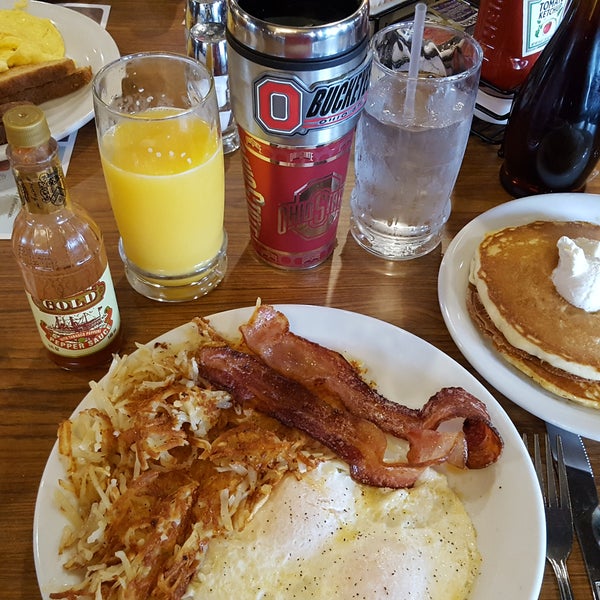 Denny's - Breakfast Spot in Speedway