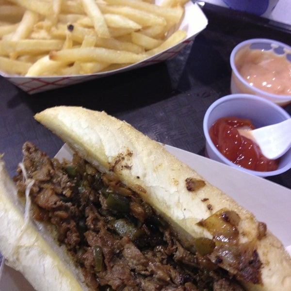 Pier 525 - Bar in Great Lakes