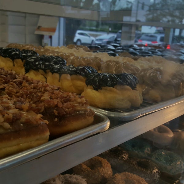 Henry's Donuts - Harbour Pointe - 9 tips from 217 visitors