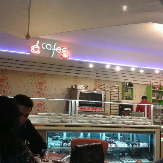 Cafe 5 - College Cafeteria