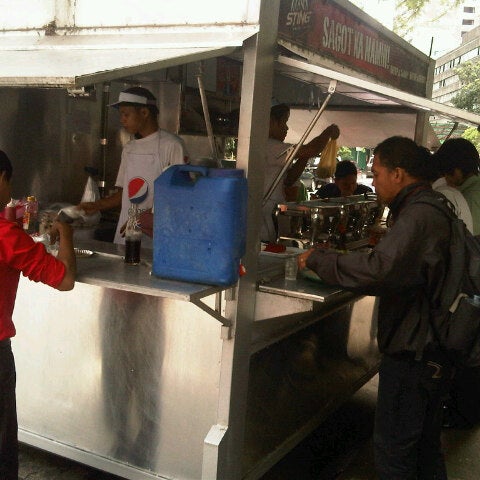 Jollijeep - Bel-Air - Leviste St. Salcedo Village