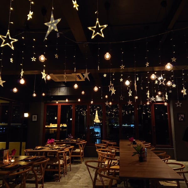 Mango Tree On The River - Restaurant in Phra Nakhon