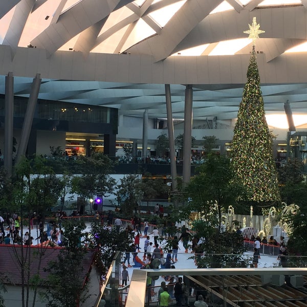 Pista de Hielo - Toreo Parque Central