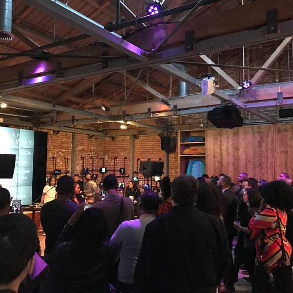 The Microsoft Lounge - Arts and Entertainment in Venice