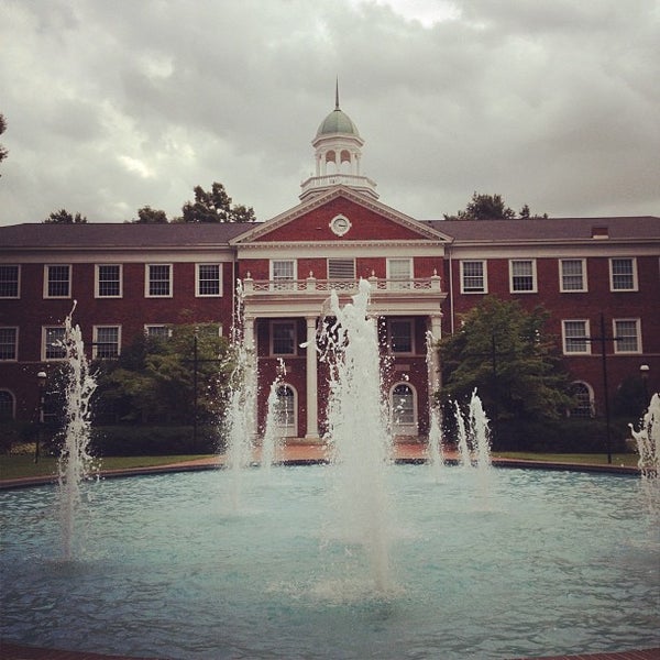 Elon University - University in Elon