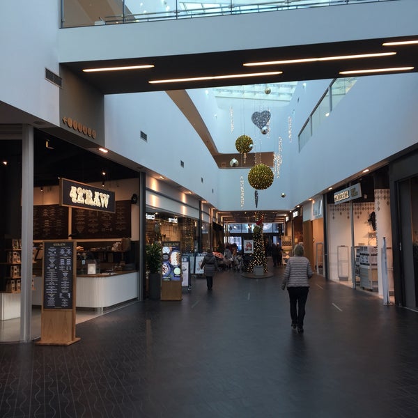 Waterfront Shopping - Shopping Mall in Hellerup