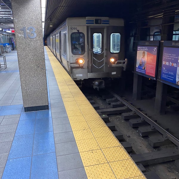 SEPTA MFL/TRL 13th Street Station - Center City East - 12 tips