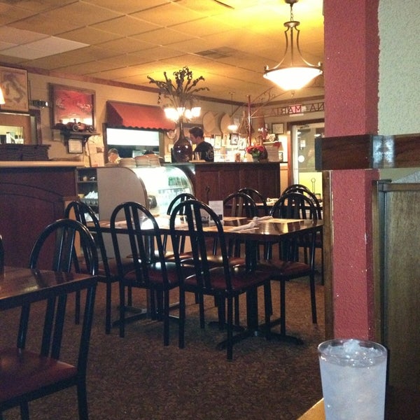 Anna Maria's Pizza - 823 Gardner St