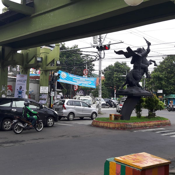Patung Kuda Undip Tembalang - Sculpture Garden