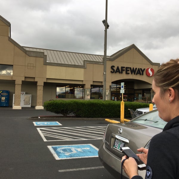 Safeway - Grocery Store in Seaside