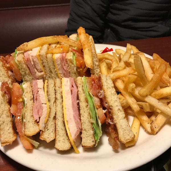 Village Inn - Rogers Park - 16 tips from 467 visitors