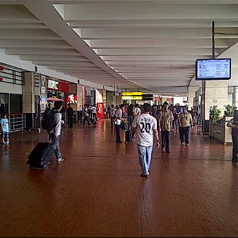 Terminal kedatangan luar negeri bandara Soekarno Hatta - Airport