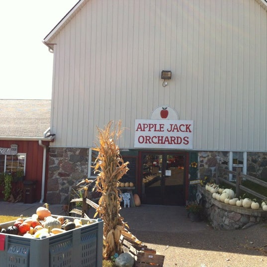 Apple Jacks Orchard - Delano, MN