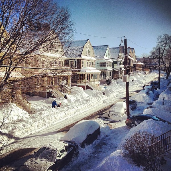 Davis Square - 30 tips from 6252 visitors