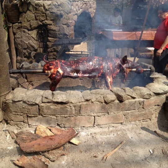 La curva lechon y pollo al palo - Peruvian Restaurant in Cieneguilla