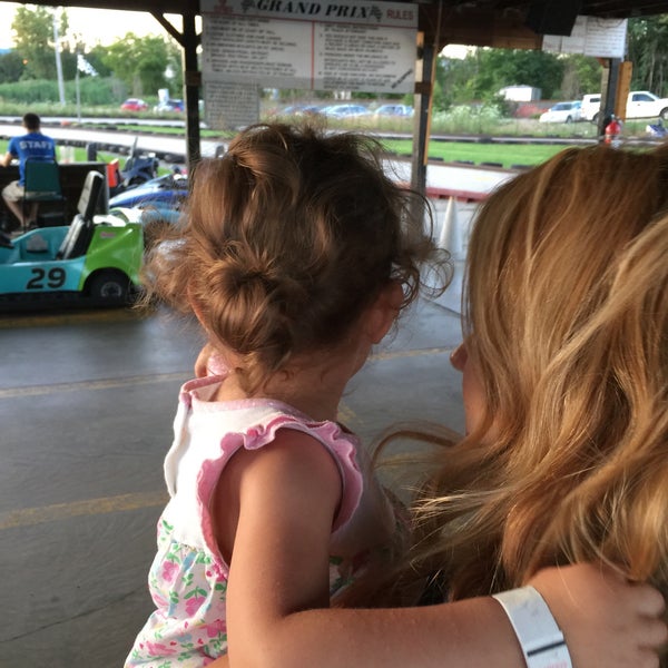 Fun 'n' Stuff - 661 Highland Rd E