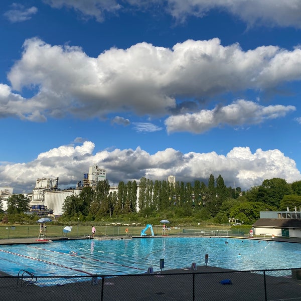 New Brighton Park Pool - Swimming Pool in Vancouver