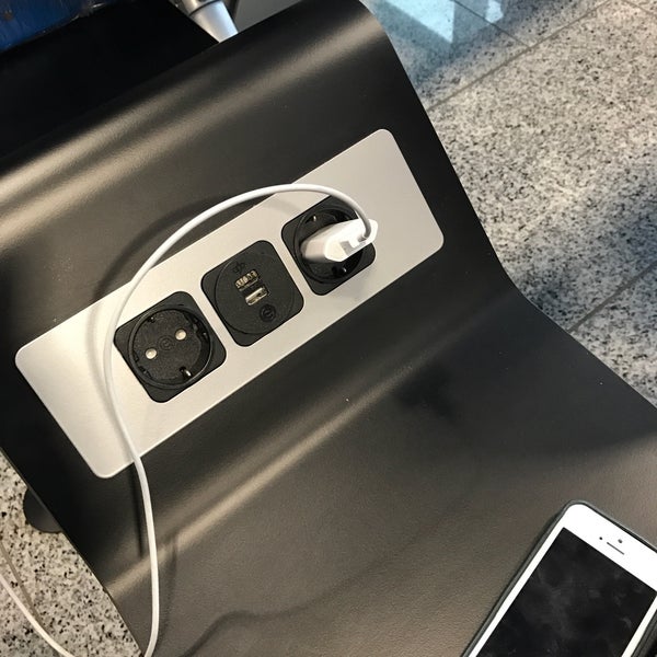 Gate D15 - Flughafen - Terminal 2