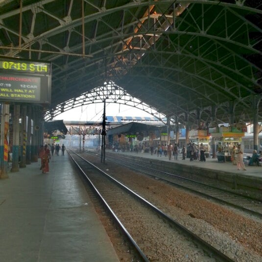 Bandra Railway Station - Train Stations in Bandra West