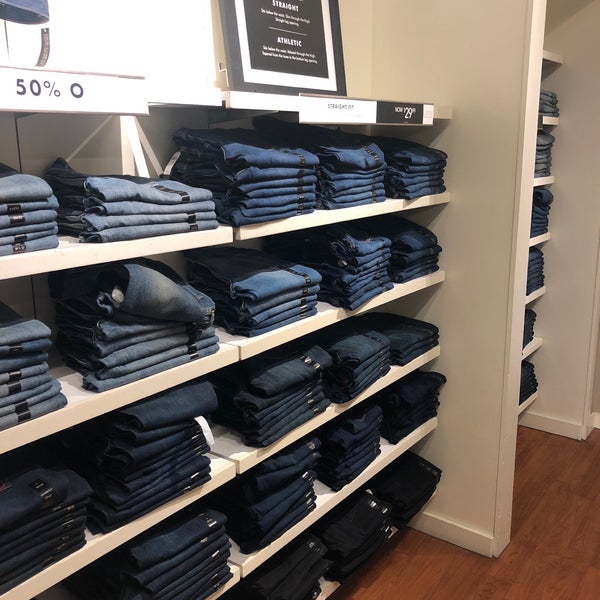 Banana Republic Factory Store - 3 tips