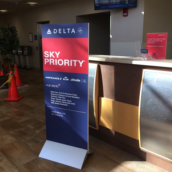 Delta Air Lines Ticket Counter - Bismarck, ND