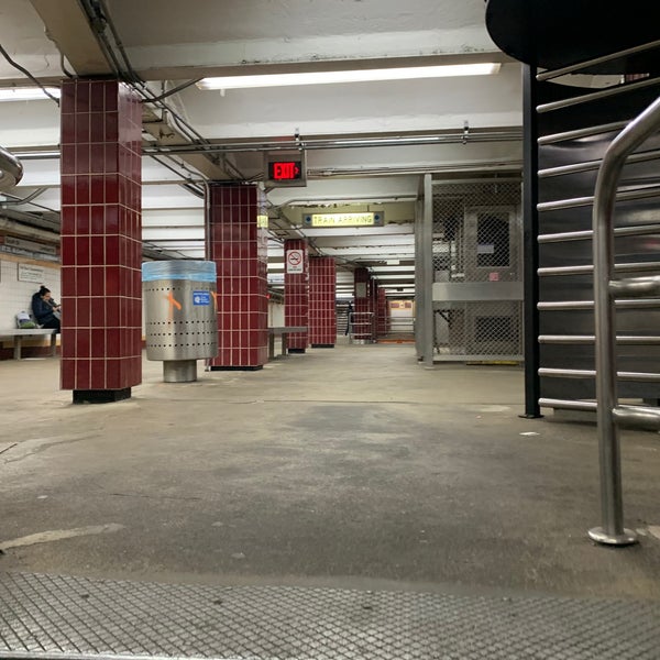 SEPTA: Lombard–South Station (BSL) - Metro Station in Philadelphia