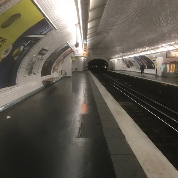 Métro Temple [3] - Metro Station in Paris